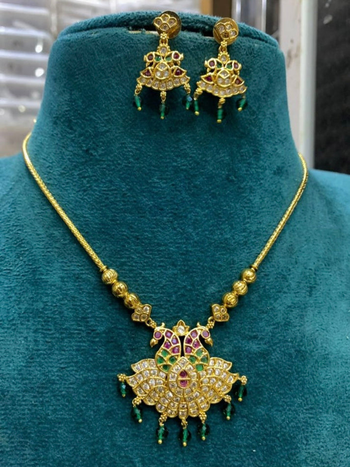 Lotus pendant chain – Aksha Trends